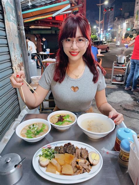 嘉義深夜隱藏版美食 重點剛剛老闆還認出我來他說每天都有看我貼文 老闆我一開始沒發現是妳是看那個背影想說怎麼這麼漂亮多看幾眼真的是妳