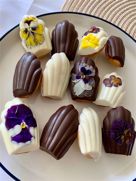 Floral White And Dark Chocolate Covered Vanilla Madeleine Java