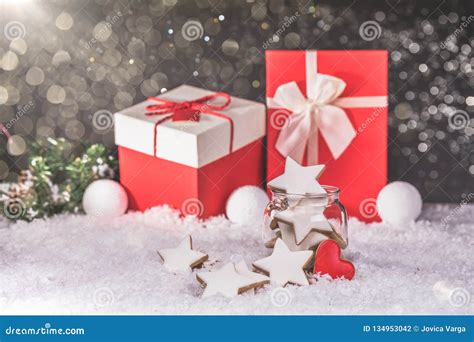 Stelle Dei Biscotti Di Natale Del Pan Di Zenzero Nel Barattolo Di Vetro
