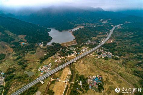 武深汕昆高速公路今日开通 广东省高速公路突破9000公里 连续5年居全国第一 图片频道 人民网