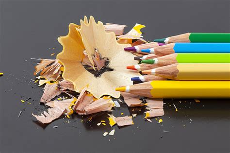 유토이미지 성경책과 나무 십자가