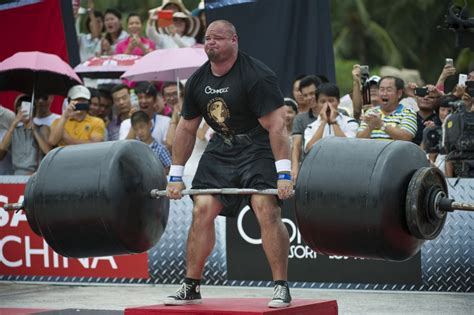 The Other Paper Worlds Strongest Man Brian Shaw Deadlifts 975 Pounds