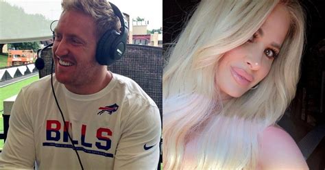 Kim Zolciak Served Kroy Biermann Divorce Papers While He Was In Pjs