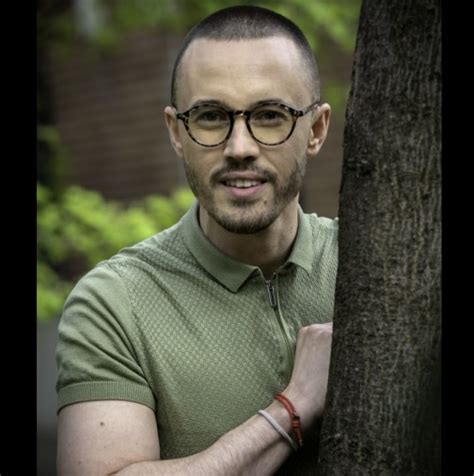 Влад от Фермата показа приятелката си екзотична красавица Снимки За Жената