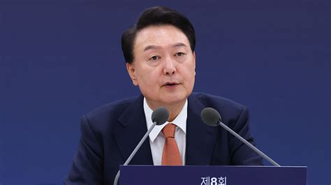 윤 대통령 나토 사무총장과 통화‥우크라 협의 긴밀 소통