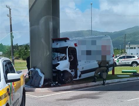 Motorista De Ambulância Perde O Controle E Morre Em Acidente Na Capital