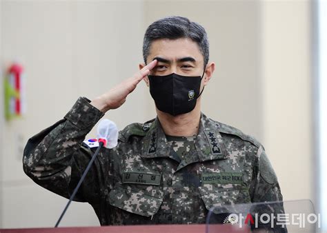 포토 거수경례하는 강신철 합참 작전본부장 네이트 뉴스