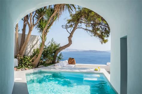 The Best Swimming Pools At Santorini Hotels GreekReporter