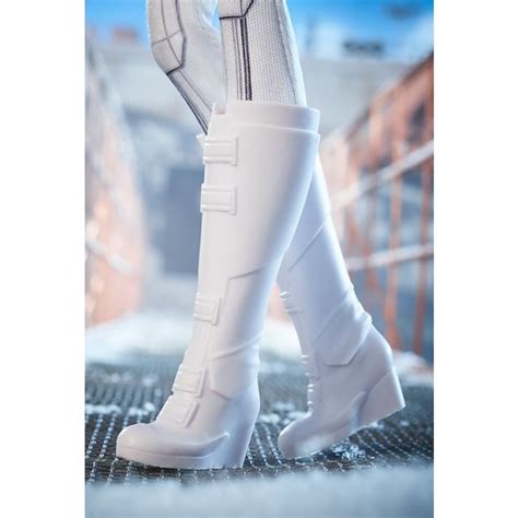 Кукла Барби коллекционная Марвел Чёрная вдова в белом Barbie Marvel ...