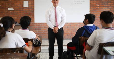 Sep Anuncia Aumento Al Salario De Maestros De Primaria Y Secundaria