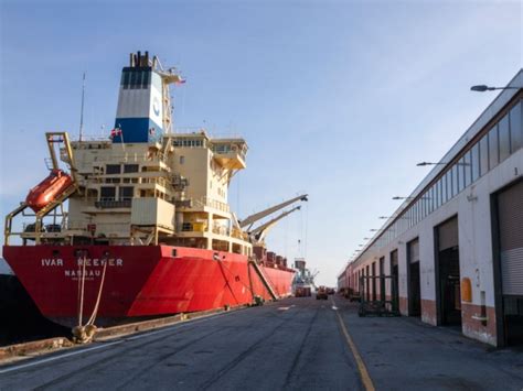 Puerto De Los Ángeles Recibe Primer Buque Frigorífico Con Fruta Chilena Mundomaritimo