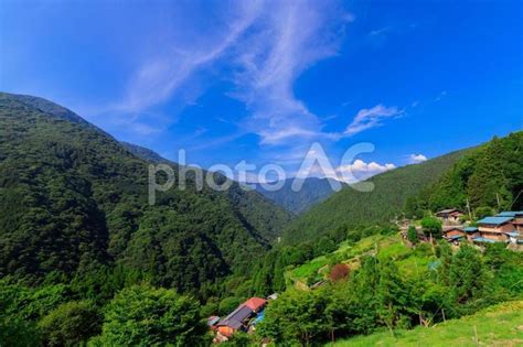 埼玉県秩父市の大滝道路と山間部の限界集落 No 28646402｜写真素材なら「写真ac」無料（フリー）ダウンロードok