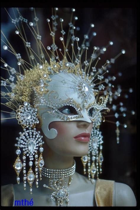 LE MASQUE