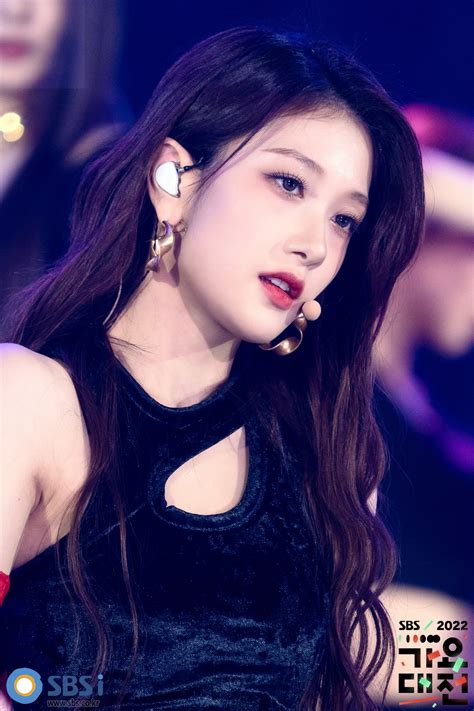 모콩이 (@_theyeon) / Twitter