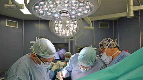 Мъж с шанс за нов живот след среднощна чернодробна трансплантация във ВМА Новини бг