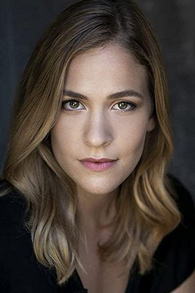 Lelia Symington About Entertainmentie