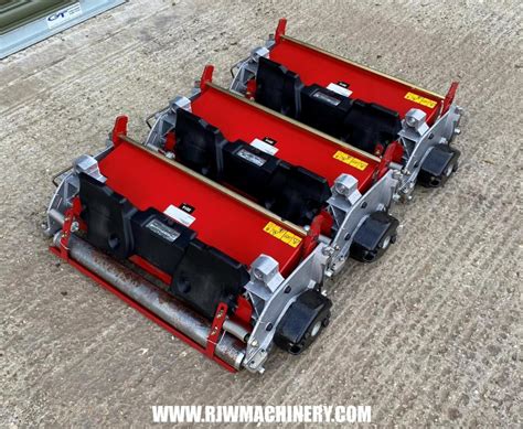 Sold Toro Triflex Thatching Units For Sale Rjw Machinery Sales Ltd