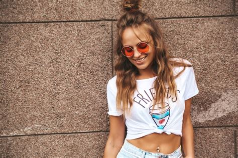 Página Imágenes de Joven Tatuaje Descarga gratuita en Freepik