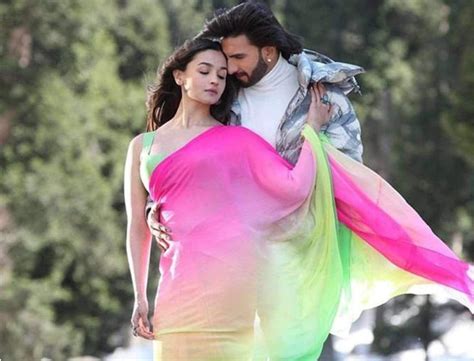 Alia Bhatts Saree Look For Rarkpk Promotions Is Like A Breath Of Fresh