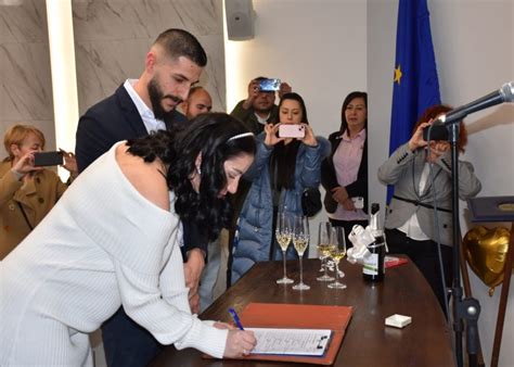 Кметът венча двойка на Свети Валентин Пловдив Онлайн