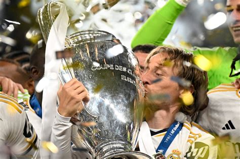 Luka Modric Agrees New One Year Real Madrid Contract The Athletic