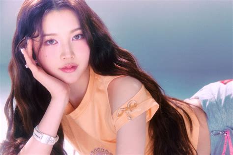 Watch Hearts2hearts Sings Of Butterflies In Mv For B Side Track Soompi