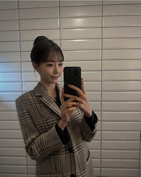 쫙붙는 원피스 입은 이정현 아나운서 인스타 커뮤니티 아프리카tv E스포츠