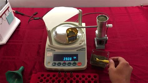 Automatic Trickler V2 - YouTube