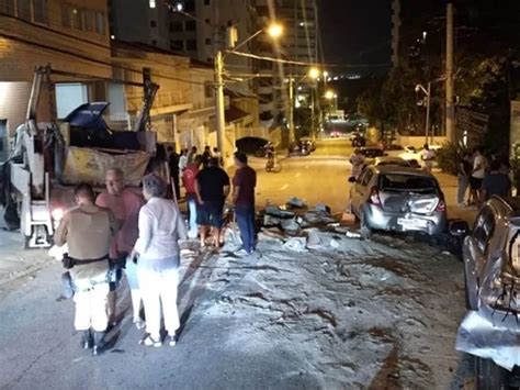 Metrópoles on Twitter Caminhão desgovernado desce morro em SC e