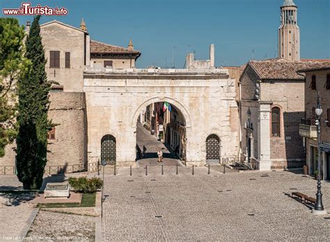 Fano Marche Il Mare La Spiaggia E Cosa Vedere