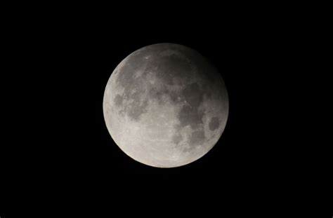 A Newly Discovered Moon Tunnel Could Be The Perfect Place For A Colony