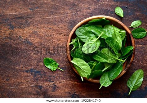 28750 Spinach Dark Background 图片、库存照片和矢量图 Shutterstock