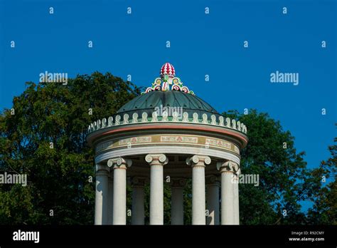 Monopteros A Greek Style Temple English Garden Englischer Garten