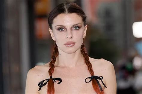 Kanye Wests Ex Julia Fox Leaves Little To The Imagination In Cage