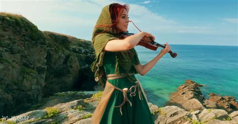 Lindsey Stirlings Violin Dance In ‘joy To The World Embraced By 15m
