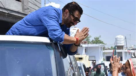Sunny Deol Escapes Unhurt In Gurdaspur Mishap General Elections 2019