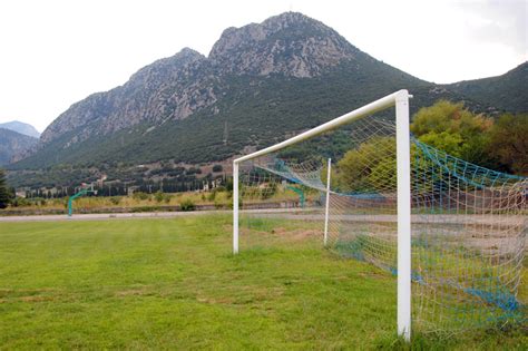 2steps Gr [Η εστία… τo τέρμα του ποδοσφαίρου]