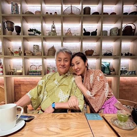 吴岱融钟淑慧春节与儿子开心度过假期 夫妻结婚多年依旧很恩爱腾讯新闻
