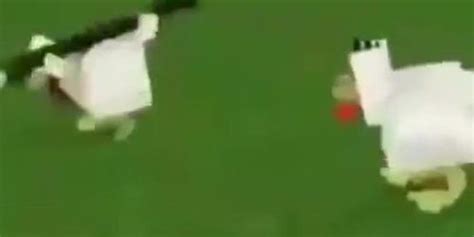 Pollo De Minecraft Peleando Con Música De Linkin Park De Fondo