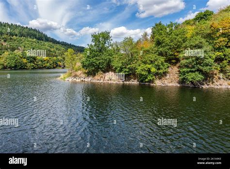 Der Rursee Mitten Im Nationalpark Eifel Ist Von Einer Einzigartigen