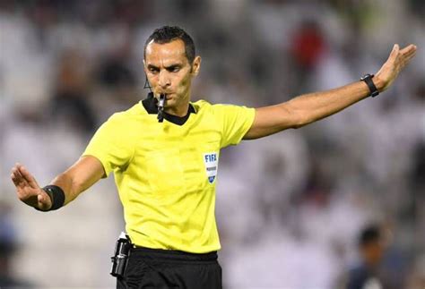 مصطفى غربال حكما لذهاب نهائي دوري أبطال إفريقيا بين الأهلي والترجي