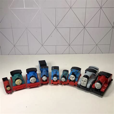 Thomas The Tank Engine Minis Bundle Thomas Trains Number 2 Eur 14 33 Picclick Fr