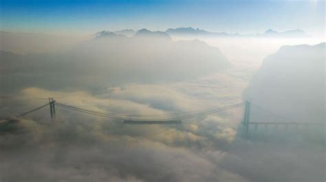 Jembatan Sungai Zangke Seolah Menembus Langit