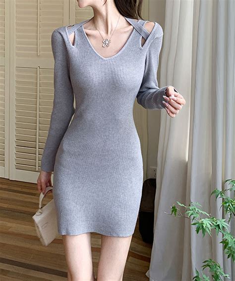 포앤바이앤 ★가을 신상★ 크로스 스트랩 니트 원피스 브이넥 홀터넥 컷오프 긴팔 슬림 착붙핏 골지 미니원피스 은근섹시 글램 가을 간절기 핫한 힙한 여친 데이트룩