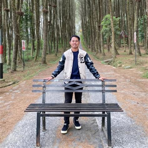 Asep Hermansyah K Asep11 • Threads Say More