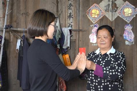 农村小伙相亲成功后，准婆婆第1次给红包，看看给了多少钱凤凰网视频凤凰网