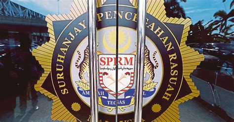 Tahan Peguam Kes Seleweng Dana JMC SPRM Jawap Kecaman Kumpulan Hak