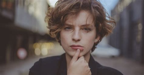 Pixie účes Pro Rok 2026 Podívejte Se Co Je Trendy