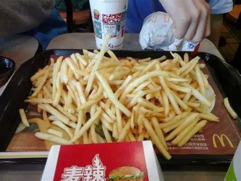 麦当劳大薯条免费续杯 劈薯条狂欢连续4日麦当劳叔叔都不淡定了 搜狐