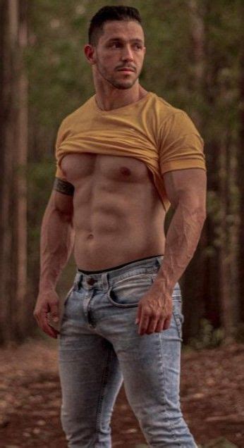 Pin On Machos Musculosos En Jeans 3